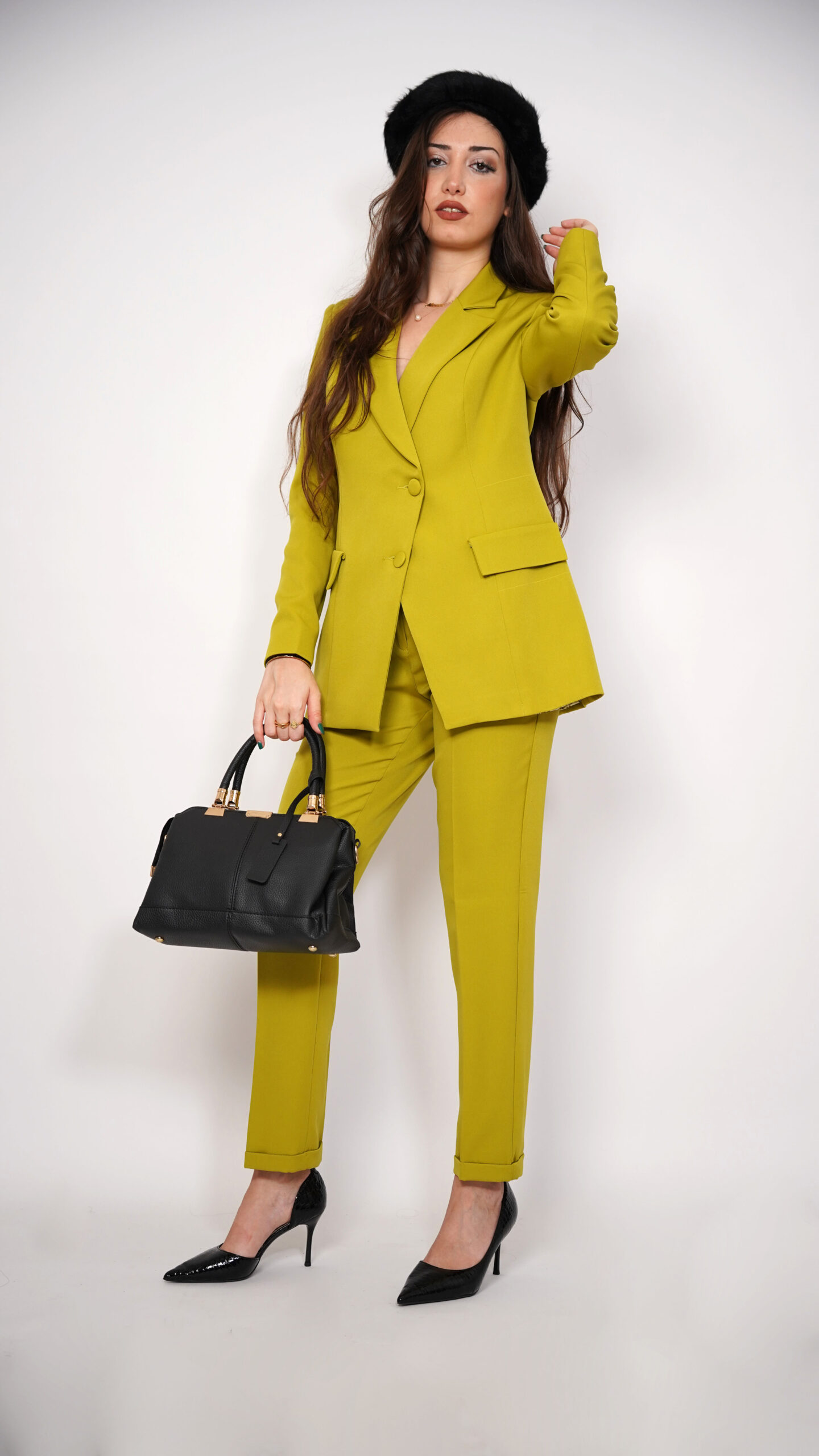 Faten Suit - Volavie